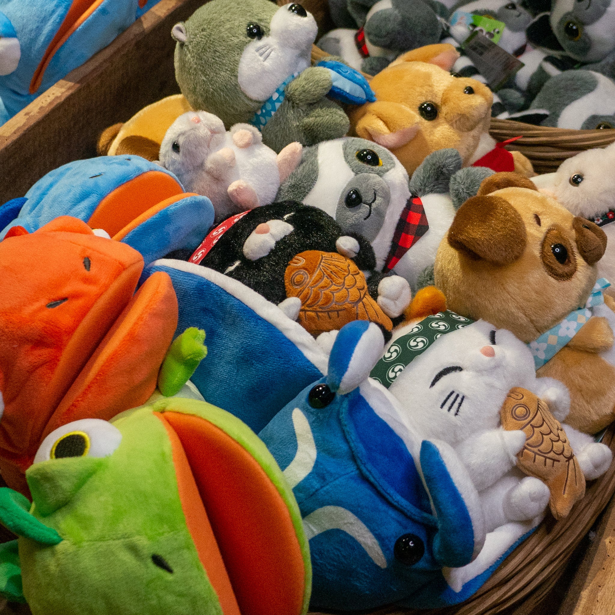 Plush & Stuffed Animals – Old Country Market